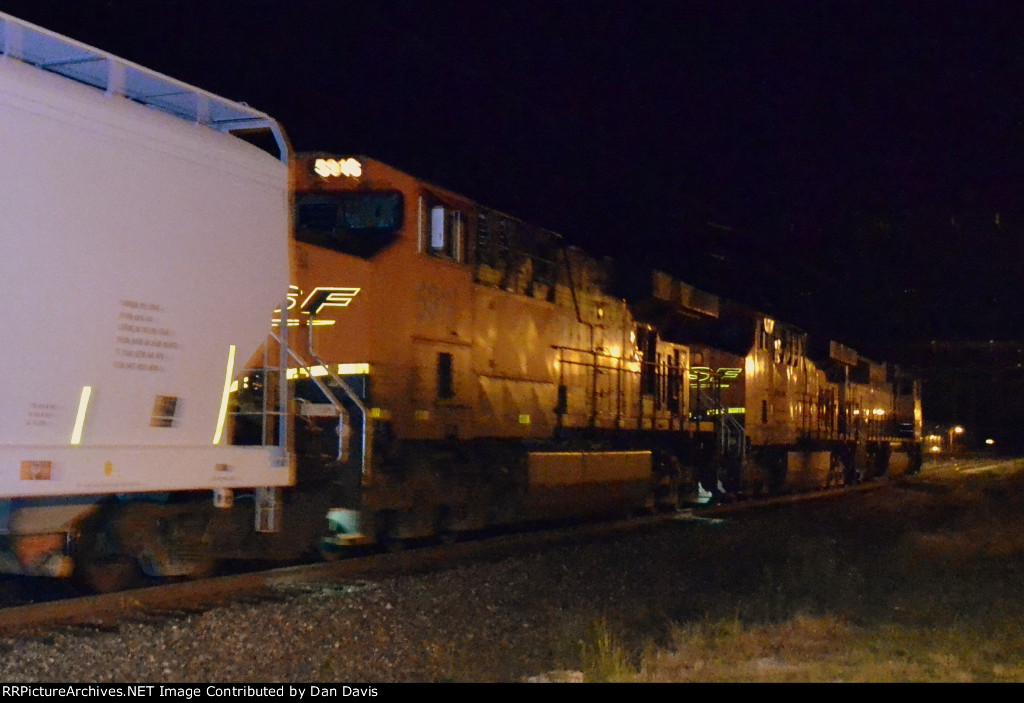 BNSF ES44AC 5916 third out on K011-29